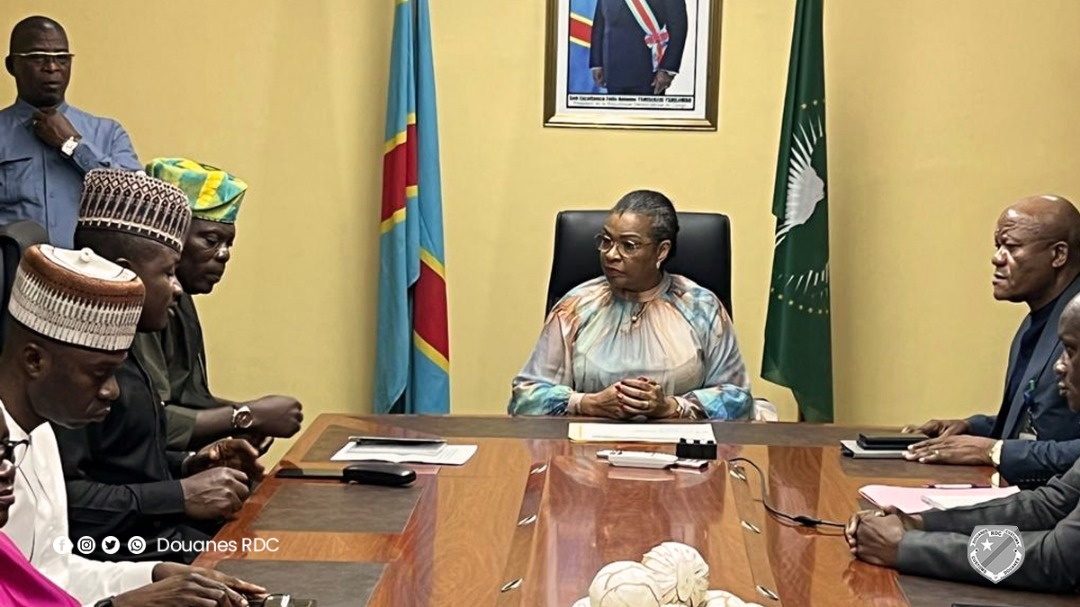 #All Committed to a Dynamic, Efficient and Modern Customs.